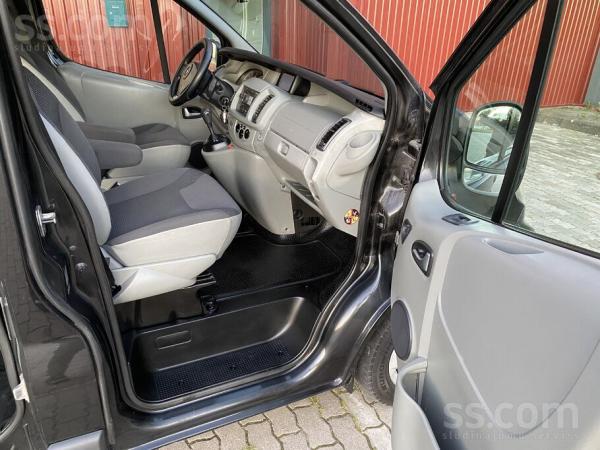 Melns Opel Vivaro 2008 Rīga, ar dzinēja tilpumu 2.50 L un nobraukumu 211 tūkst. km par 7850 €, foto 10 vietnē AUTOMOTO.COM.LV