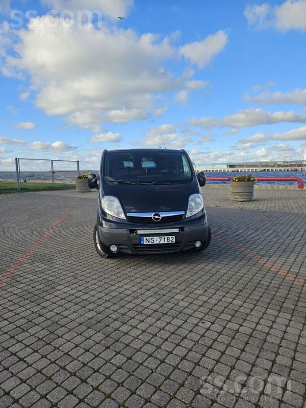 Melns Opel Vivaro 2008 Ventspils, ar dzinēja tilpumu 2.00 L un nobraukumu 314 tūkst. km par 5000 €, foto 3 vietnē AUTOMOTO.COM.LV