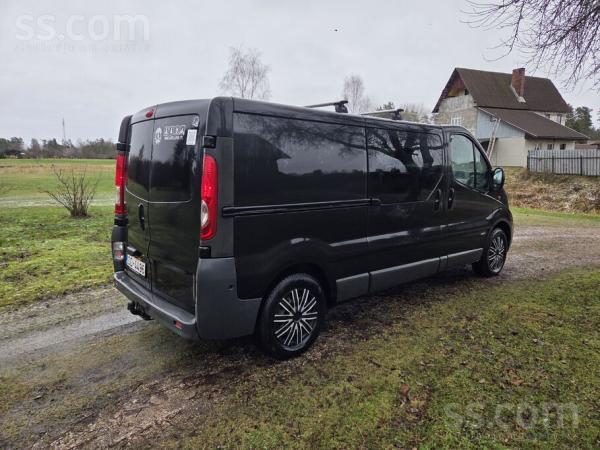 Black Opel Vivaro 2008 in Riga, with an engine capacity of 2.00 L and mileage of 297 thousand km for 6000 €, photo 1 on AUTOMOTO.COM.LV