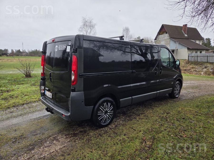 Black Opel Vivaro 2008 in Riga, with an engine capacity of 2.00 L and mileage of 297 thousand km for 6000 €, photo 1 on AUTOMOTO.COM.LV