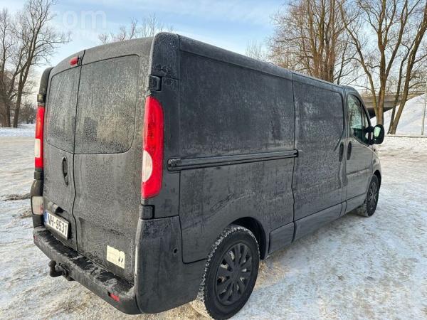 Black Opel Vivaro 2008 in Riga, with an engine capacity of 2.00 L and mileage of 383 thousand km for 4600 €, photo 3 on AUTOMOTO.COM.LV