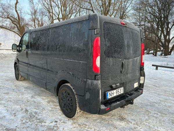 Black Opel Vivaro 2008 in Riga, with an engine capacity of 2.00 L and mileage of 383 thousand km for 4600 €, photo 4 on AUTOMOTO.COM.LV