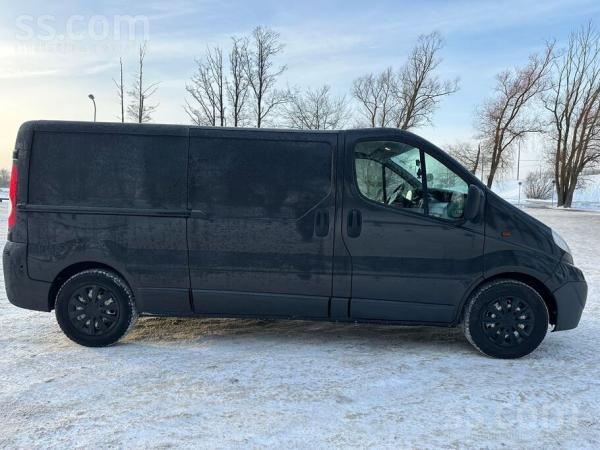 Black Opel Vivaro 2008 in Riga, with an engine capacity of 2.00 L and mileage of 383 thousand km for 4600 €, photo 6 on AUTOMOTO.COM.LV