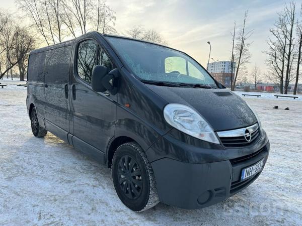 Black Opel Vivaro 2008 in Riga, with an engine capacity of 2.00 L and mileage of 383 thousand km for 4600 €, photo 8 on AUTOMOTO.COM.LV