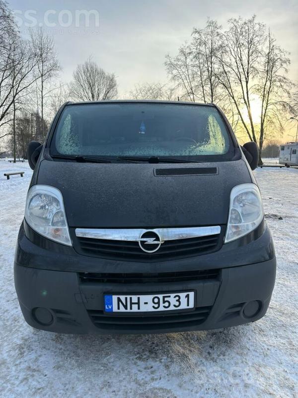 Black Opel Vivaro 2008 in Riga, with an engine capacity of 2.00 L and mileage of 383 thousand km for 4600 €, photo 9 on AUTOMOTO.COM.LV