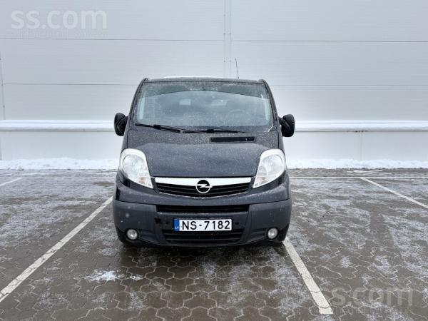 Black Opel Vivaro 2008 in Riga, with an engine capacity of 2.00 L and mileage of 314 thousand km for 4490 €, photo 3 on AUTOMOTO.COM.LV