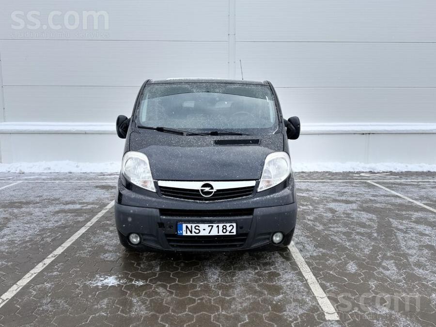 Black Opel Vivaro 2008 in Riga, with an engine capacity of 2.00 L and mileage of 314 thousand km for 4490 €, photo 3 on AUTOMOTO.COM.LV