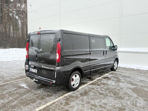 Black Opel Vivaro 2008 in Riga, with an engine capacity of 2.00 L and mileage of 314 thousand km for 4490 €, photo 4 on AUTOMOTO.COM.LV