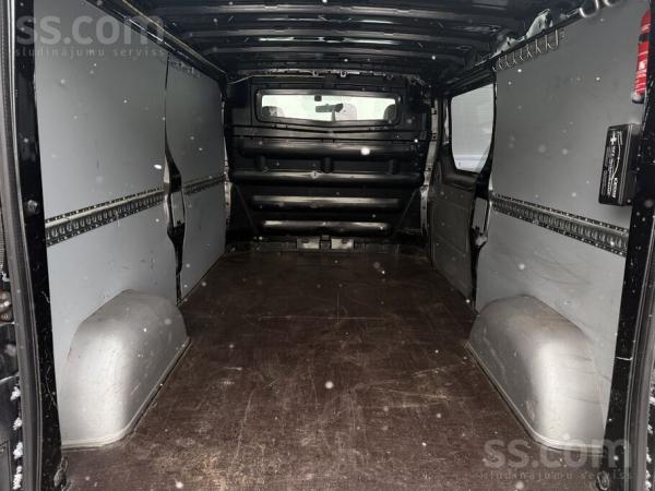 Black Opel Vivaro 2008 in Riga, with an engine capacity of 2.00 L and mileage of 314 thousand km for 4490 €, photo 9 on AUTOMOTO.COM.LV
