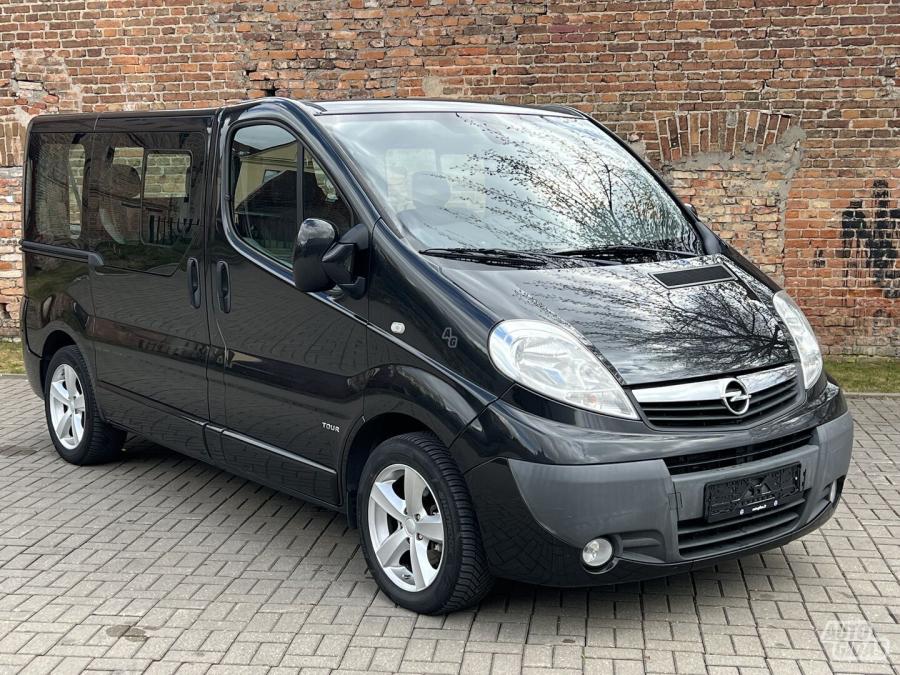 Melns Opel Vivaro 2008 Viļņa, ar dzinēja tilpumu 2.50 L un nobraukumu 305 tūkst. km par 7300 €, foto 1 vietnē AUTOMOTO.COM.LV