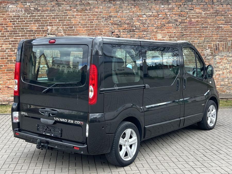 Melns Opel Vivaro 2008 Viļņa, ar dzinēja tilpumu 2.50 L un nobraukumu 305 tūkst. km par 7300 €, foto 5 vietnē AUTOMOTO.COM.LV