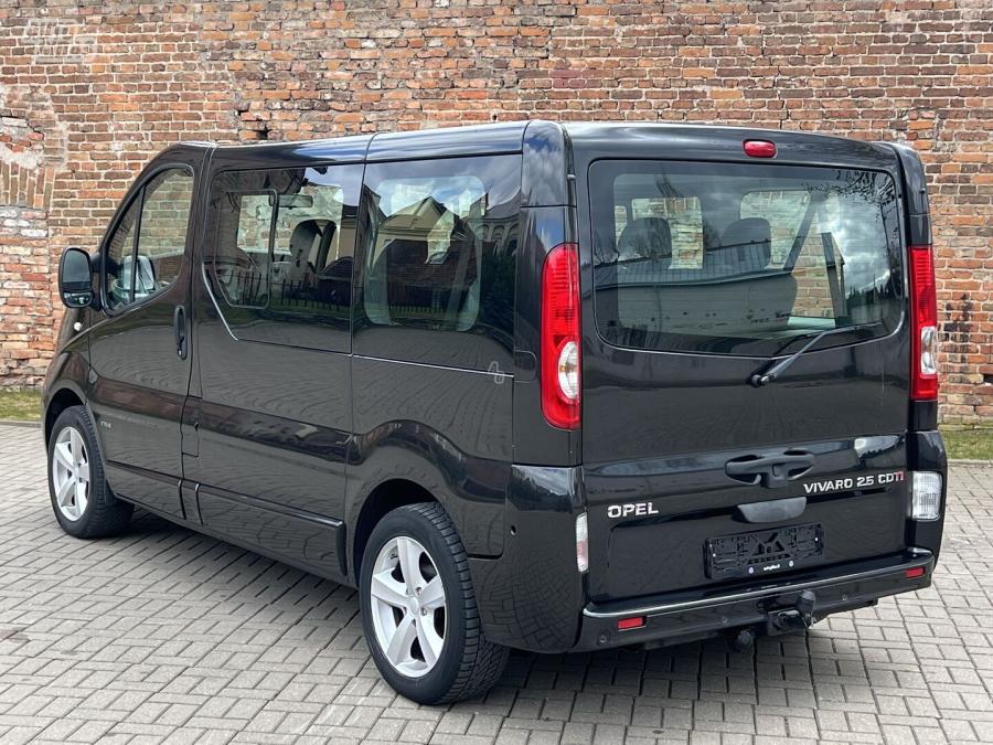 Melns Opel Vivaro 2008 Viļņa, ar dzinēja tilpumu 2.50 L un nobraukumu 305 tūkst. km par 7300 €, foto 7 vietnē AUTOMOTO.COM.LV