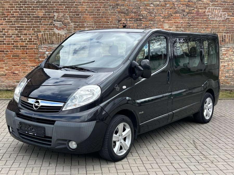 Black Opel Vivaro 2008 in Kedainiai, with an engine capacity of 2.50 L and mileage of 305 thousand km for 7299 €, photo 1 on AUTOMOTO.COM.LV