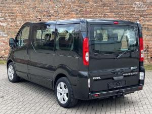 Black Opel Vivaro 2008 in Kedainiai, with an engine capacity of 2.50 L and mileage of 305 thousand km for 7299 €, photo 5 on AUTOMOTO.COM.LV