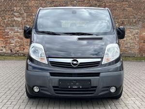 Black Opel Vivaro 2008 in Kedainiai, with an engine capacity of 2.50 L and mileage of 305 thousand km for 7299 €, photo 8 on AUTOMOTO.COM.LV