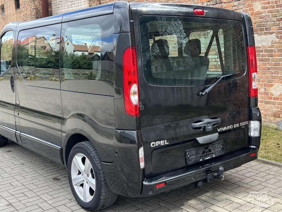 Black Opel Vivaro 2008 in Kedainiai, with an engine capacity of 2.50 L and mileage of 305 thousand km for 7299 €, photo 13 on AUTOMOTO.COM.LV