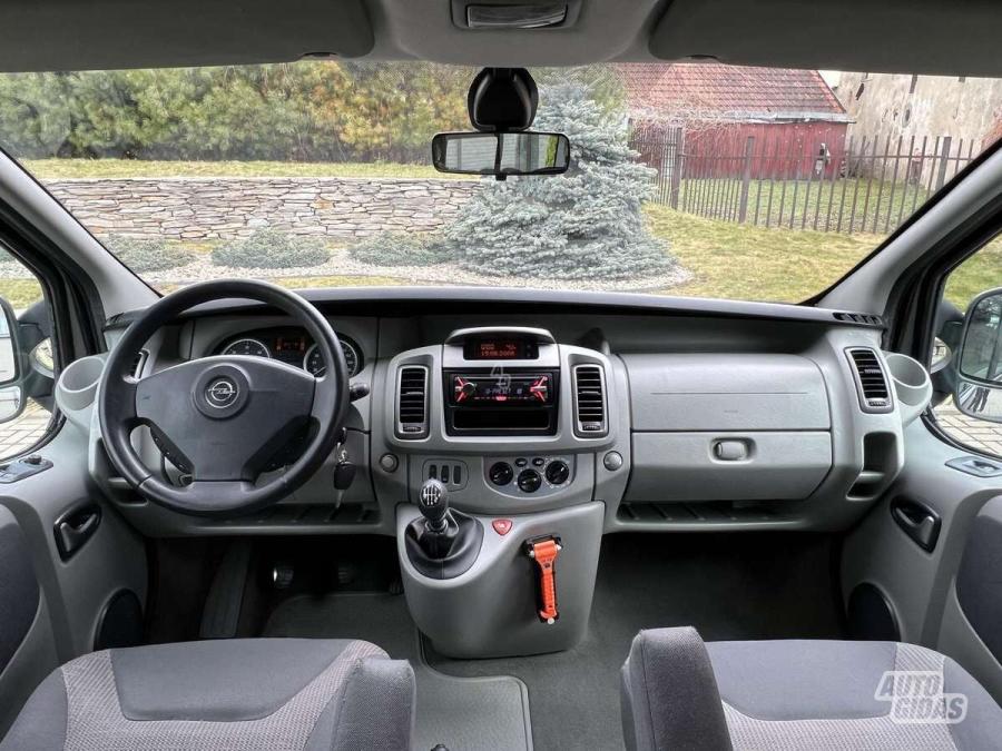 Black Opel Vivaro 2008 in Kedainiai, with an engine capacity of 2.50 L and mileage of 305 thousand km for 7299 €, photo 15 on AUTOMOTO.COM.LV