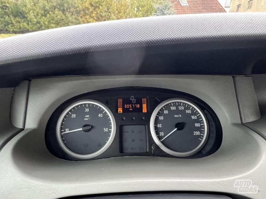 Black Opel Vivaro 2008 in Kedainiai, with an engine capacity of 2.50 L and mileage of 305 thousand km for 7299 €, photo 26 on AUTOMOTO.COM.LV