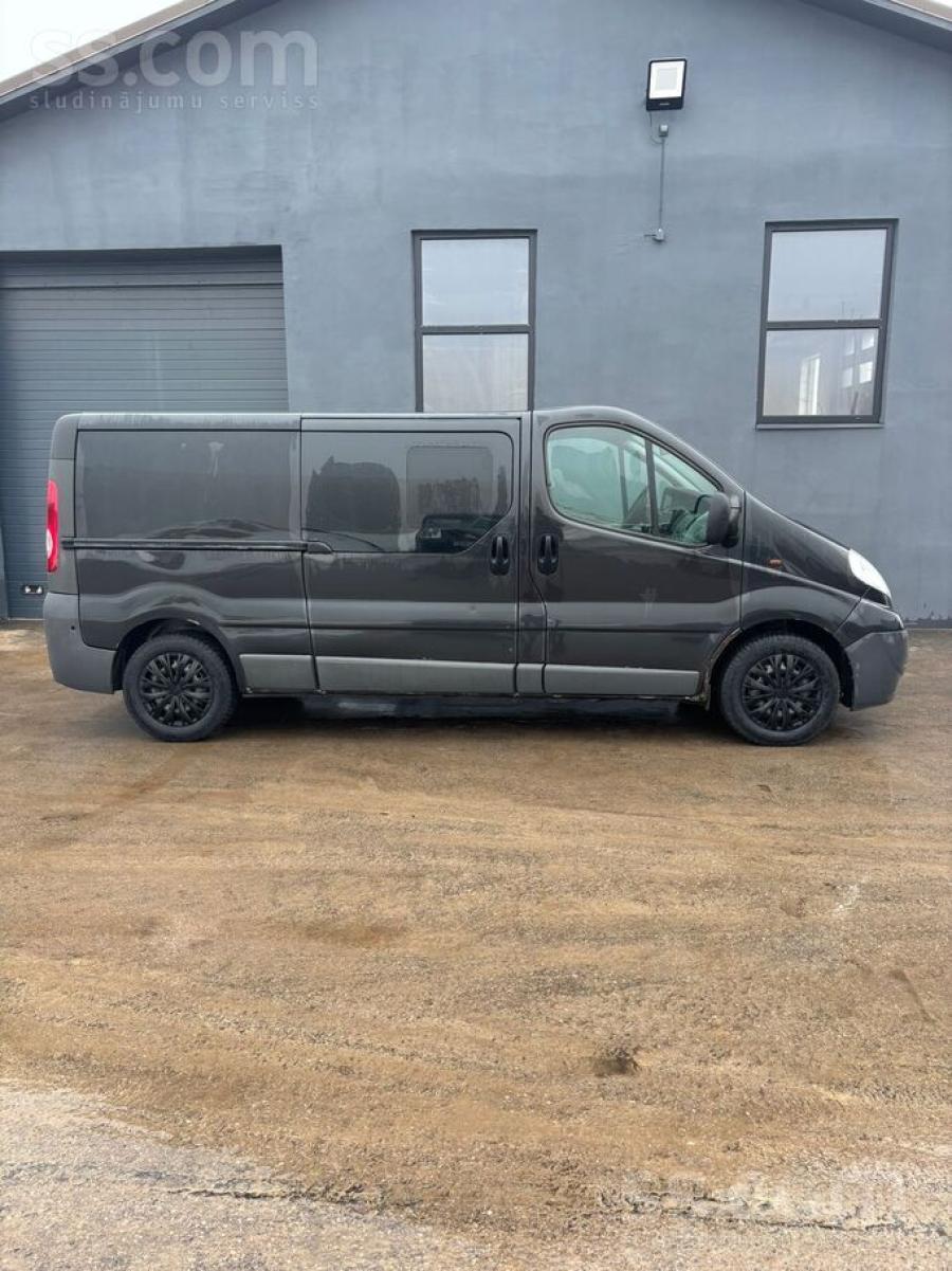 Melns Opel Vivaro 2008 Valmiera, ar dzinēja tilpumu 2.00 L un nobraukumu 423 tūkst. km par 4900 €, foto 4 vietnē AUTOMOTO.COM.LV