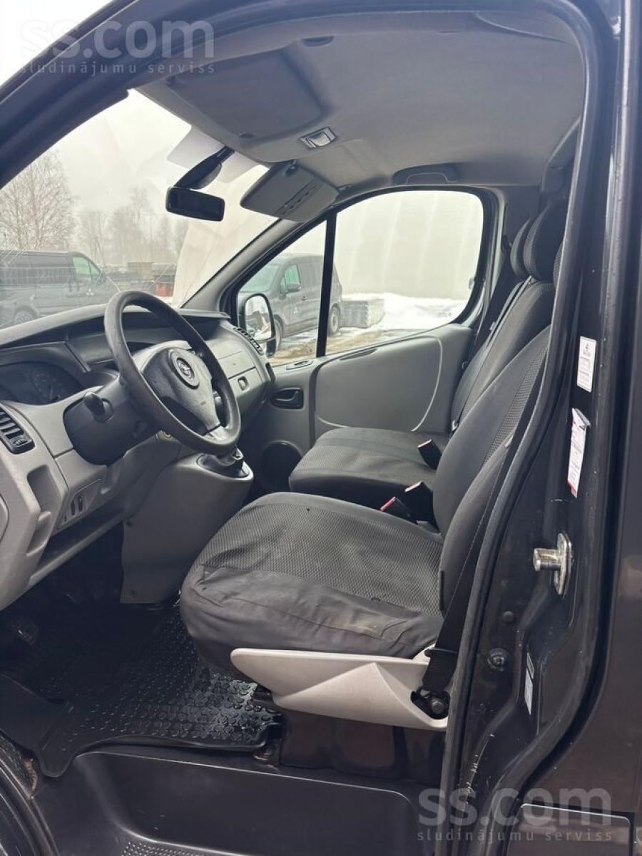 Melns Opel Vivaro 2008 Valmiera, ar dzinēja tilpumu 2.00 L un nobraukumu 423 tūkst. km par 4900 €, foto 8 vietnē AUTOMOTO.COM.LV