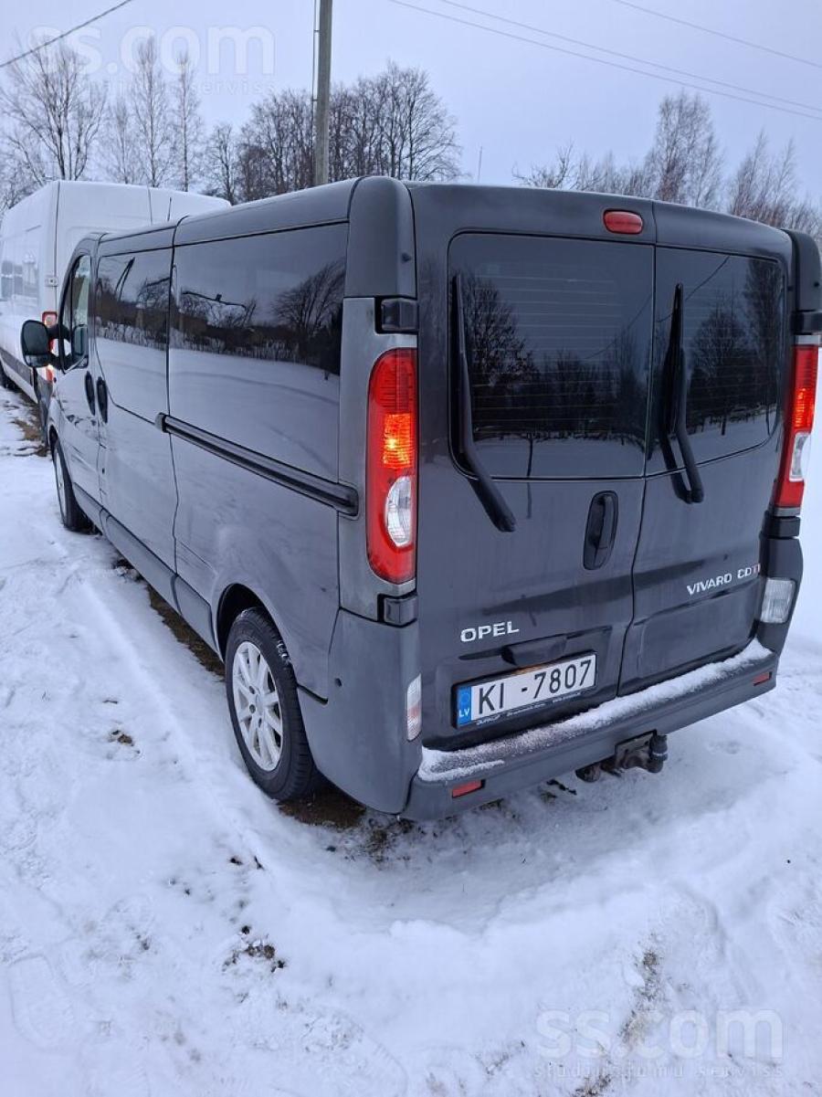 Black Opel Vivaro 2008 in Limbazi, with an engine capacity of 2.50 L and mileage of 292 thousand km for 7500 €, photo 5 on AUTOMOTO.COM.LV