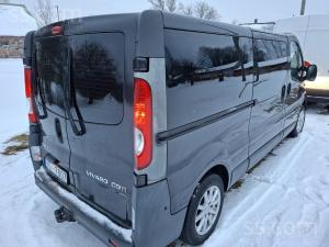 Black Opel Vivaro 2008 in Limbazi, with an engine capacity of 2.50 L and mileage of 292 thousand km for 7500 €, photo 6 on AUTOMOTO.COM.LV