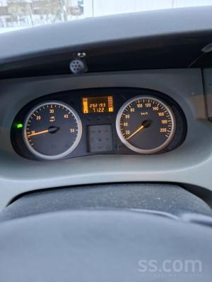 Black Opel Vivaro 2008 in Limbazi, with an engine capacity of 2.50 L and mileage of 292 thousand km for 7500 €, photo 7 on AUTOMOTO.COM.LV