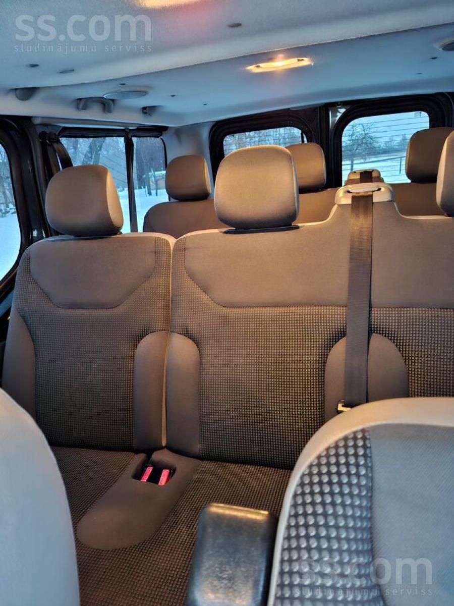 Black Opel Vivaro 2008 in Limbazi, with an engine capacity of 2.50 L and mileage of 292 thousand km for 7500 €, photo 9 on AUTOMOTO.COM.LV