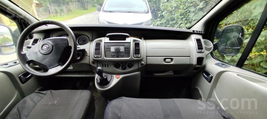 Black Opel Vivaro 2008 in Riga, with an engine capacity of 2.00 L and mileage of 392 thousand km for 1300 €, photo 1 on AUTOMOTO.COM.LV