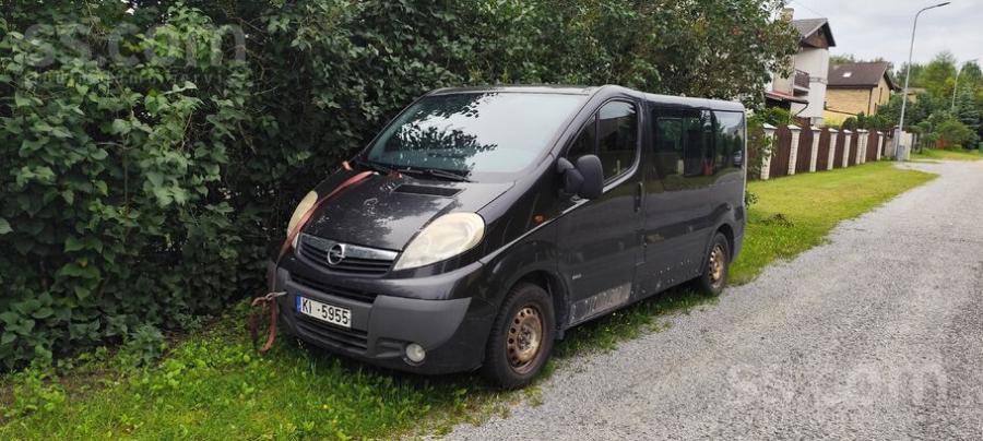 Black Opel Vivaro 2008 in Riga, with an engine capacity of 2.00 L and mileage of 392 thousand km for 1300 €, photo 6 on AUTOMOTO.COM.LV