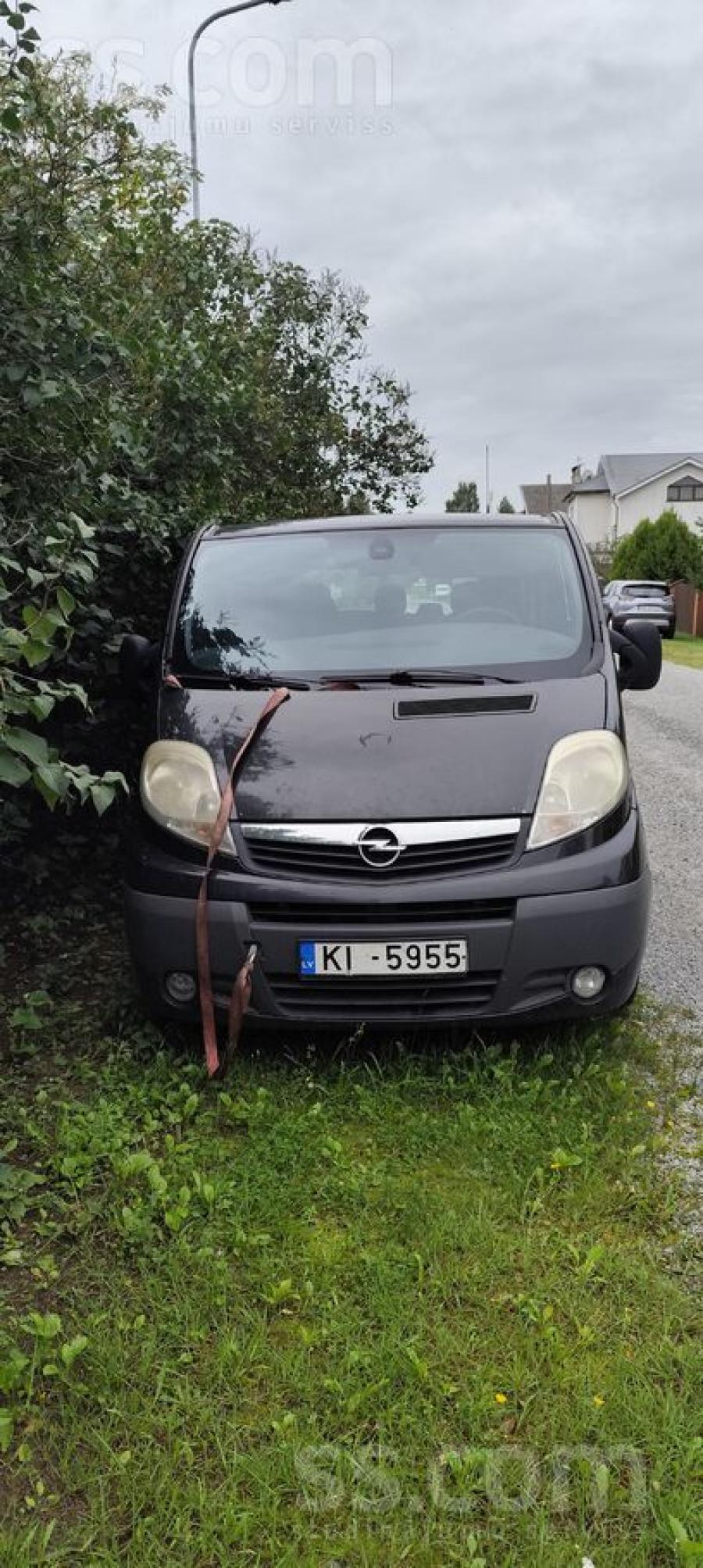 Black Opel Vivaro 2008 in Riga, with an engine capacity of 2.00 L and mileage of 392 thousand km for 1300 €, photo 7 on AUTOMOTO.COM.LV