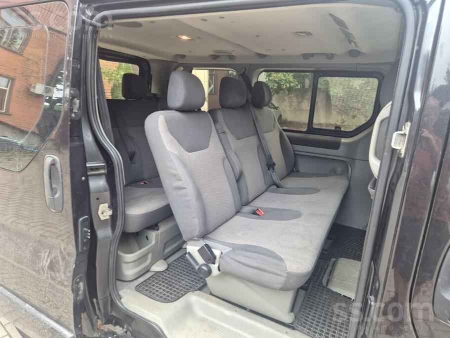 Black Opel Vivaro 2008 in Riga, with an engine capacity of 2.00 L and mileage of 437 thousand km for 5199 €, photo 4 on AUTOMOTO.COM.LV