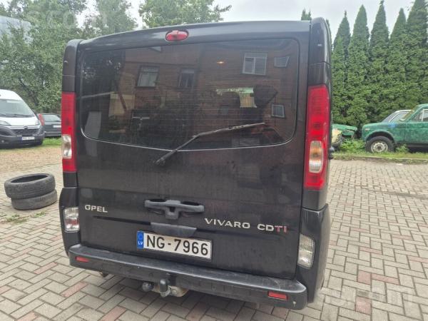 Black Opel Vivaro 2008 in Riga, with an engine capacity of 2.00 L and mileage of 437 thousand km for 5199 €, photo 7 on AUTOMOTO.COM.LV
