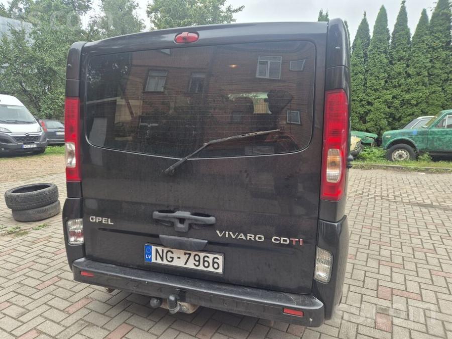 Black Opel Vivaro 2008 in Riga, with an engine capacity of 2.00 L and mileage of 437 thousand km for 5199 €, photo 7 on AUTOMOTO.COM.LV