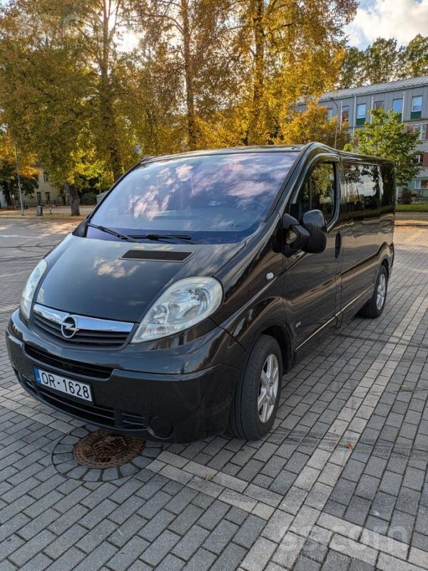 Melns Opel Vivaro 2008 Jelgava, ar dzinēja tilpumu 2.50 L un nobraukumu 0 tūkst. km par 6800 €, foto 1 vietnē AUTOMOTO.COM.LV