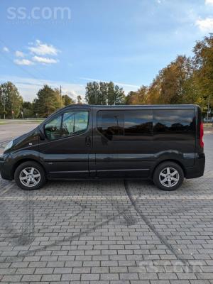 Melns Opel Vivaro 2008 Jelgava, ar dzinēja tilpumu 2.50 L un nobraukumu 0 tūkst. km par 6800 €, foto 4 vietnē AUTOMOTO.COM.LV