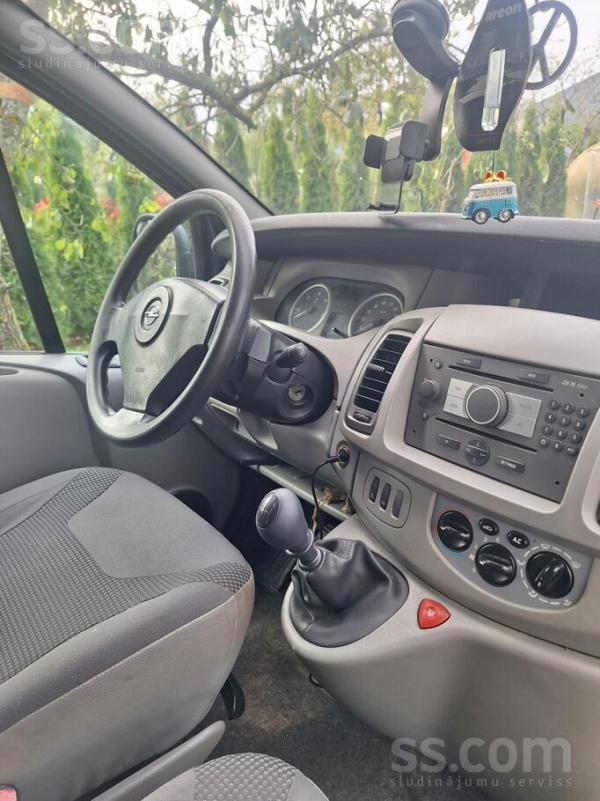 Black Opel Vivaro 2008 in Riga, with an engine capacity of 2.50 L and mileage of 397 thousand km for 5900 €, photo 6 on AUTOMOTO.COM.LV