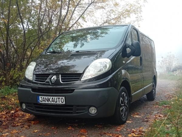 Black Opel Vivaro 2008 in Vilnius, with an engine capacity of 2.00 L and mileage of 265 thousand km for 5499 €, photo 3 on AUTOMOTO.COM.LV