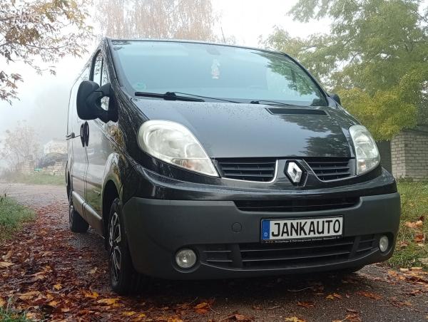 Black Opel Vivaro 2008 in Vilnius, with an engine capacity of 2.00 L and mileage of 265 thousand km for 5499 €, photo 4 on AUTOMOTO.COM.LV