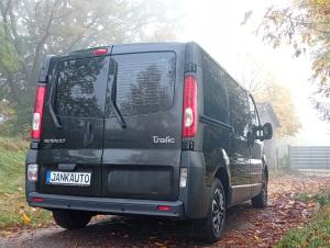 Black Opel Vivaro 2008 in Vilnius, with an engine capacity of 2.00 L and mileage of 265 thousand km for 5499 €, photo 5 on AUTOMOTO.COM.LV