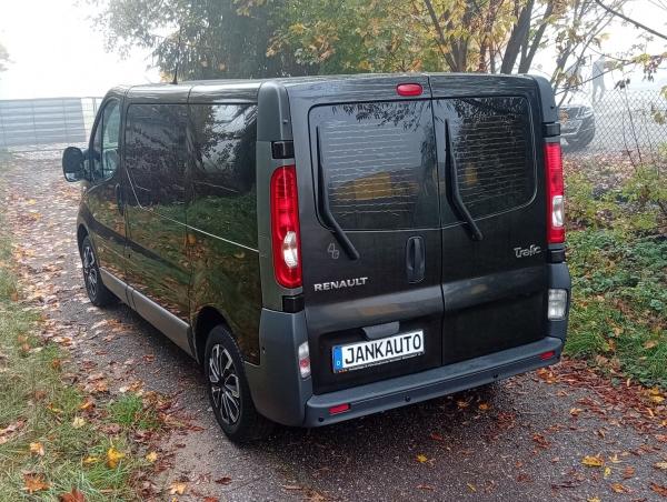 Black Opel Vivaro 2008 in Vilnius, with an engine capacity of 2.00 L and mileage of 265 thousand km for 5499 €, photo 6 on AUTOMOTO.COM.LV