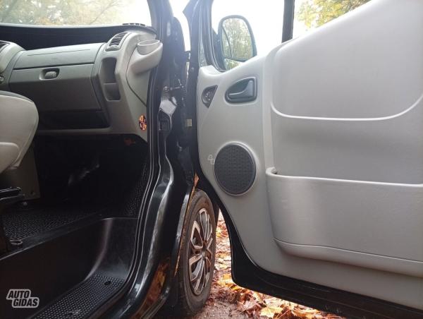 Black Opel Vivaro 2008 in Vilnius, with an engine capacity of 2.00 L and mileage of 265 thousand km for 5499 €, photo 10 on AUTOMOTO.COM.LV