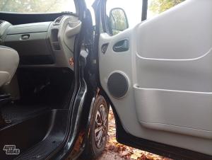 Black Opel Vivaro 2008 in Vilnius, with an engine capacity of 2.00 L and mileage of 265 thousand km for 5499 €, photo 10 on AUTOMOTO.COM.LV