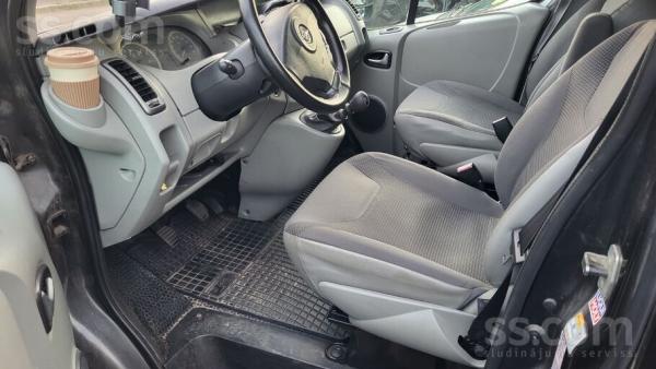 Black Opel Vivaro 2009 in Riga, with an engine capacity of 2.50 L and mileage of 266 thousand km for 5900 €, photo 6 on AUTOMOTO.COM.LV