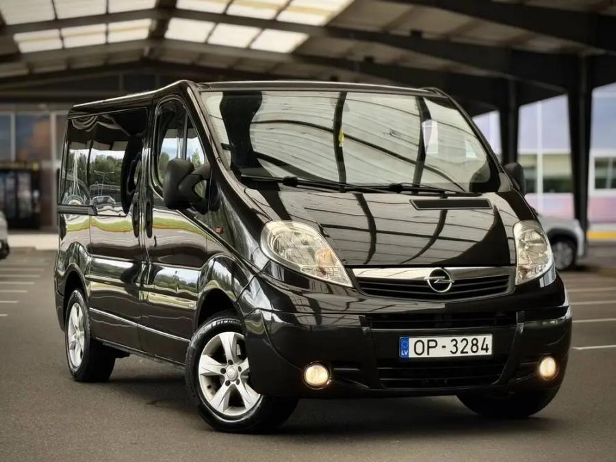 Black Opel Vivaro 2009 in Riga, with an engine capacity of 2.50 L and mileage of 516 thousand km for 6200 €, photo 6 on AUTOMOTO.COM.LV