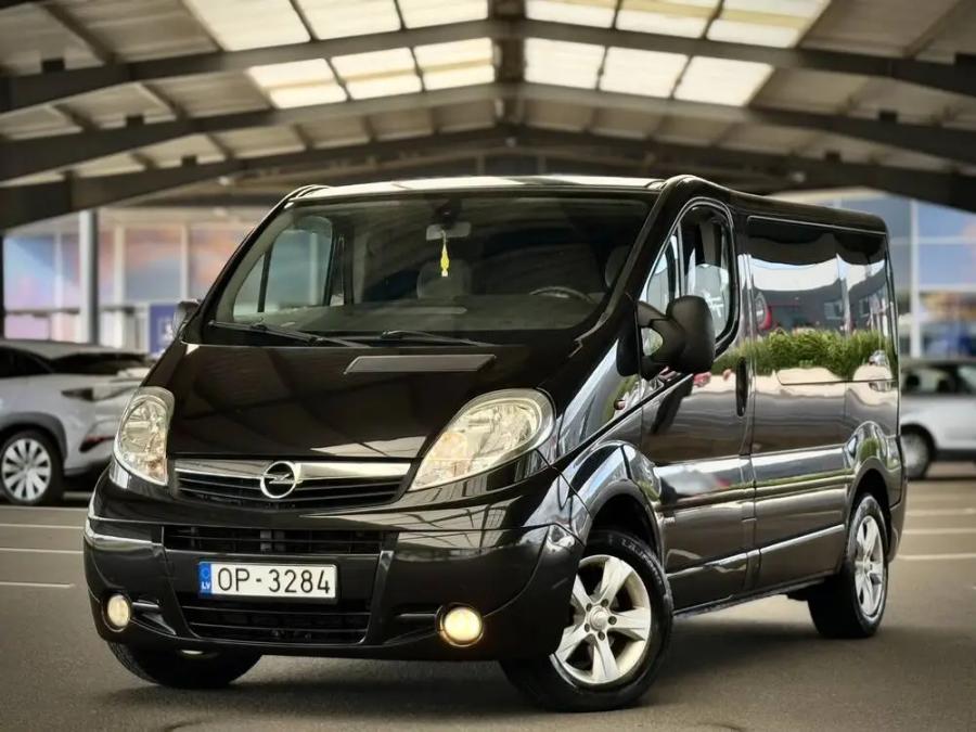 Black Opel Vivaro 2009 in Riga, with an engine capacity of 2.50 L and mileage of 516 thousand km for 6200 €, photo 7 on AUTOMOTO.COM.LV