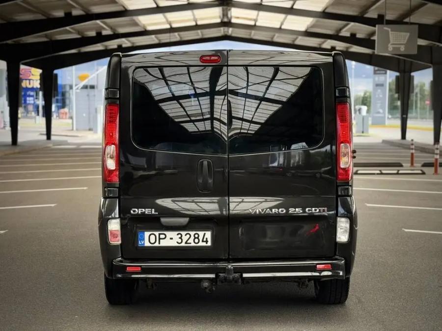 Black Opel Vivaro 2009 in Riga, with an engine capacity of 2.50 L and mileage of 516 thousand km for 6200 €, photo 10 on AUTOMOTO.COM.LV