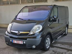Black Opel Vivaro 2009 in Ogre, with an engine capacity of 2.50 L and mileage of 309 thousand km for 8150 €, photo  on AUTOMOTO.COM.LV
