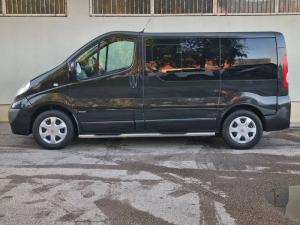 Black Opel Vivaro 2009 in Ogre, with an engine capacity of 2.50 L and mileage of 309 thousand km for 8150 €, photo 6 on AUTOMOTO.COM.LV