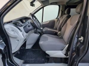 Black Opel Vivaro 2009 in Ogre, with an engine capacity of 2.50 L and mileage of 309 thousand km for 8150 €, photo 11 on AUTOMOTO.COM.LV